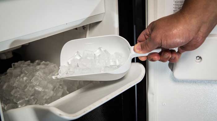 How to Clean an Ice Maker With Vinegar?
